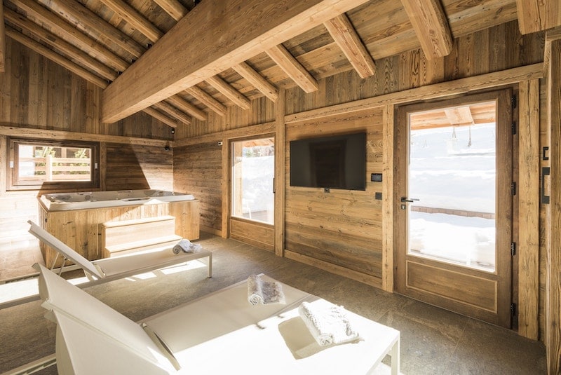ASTONISHING NEW CHALET WITH WELLNESS FACILITIES - smilinghouse.ch