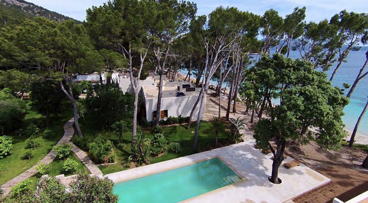 ELEGANT WINDS VILLA IN THE FAMOUS BEACH OF FORMENTOR - smilinghouse.ch
